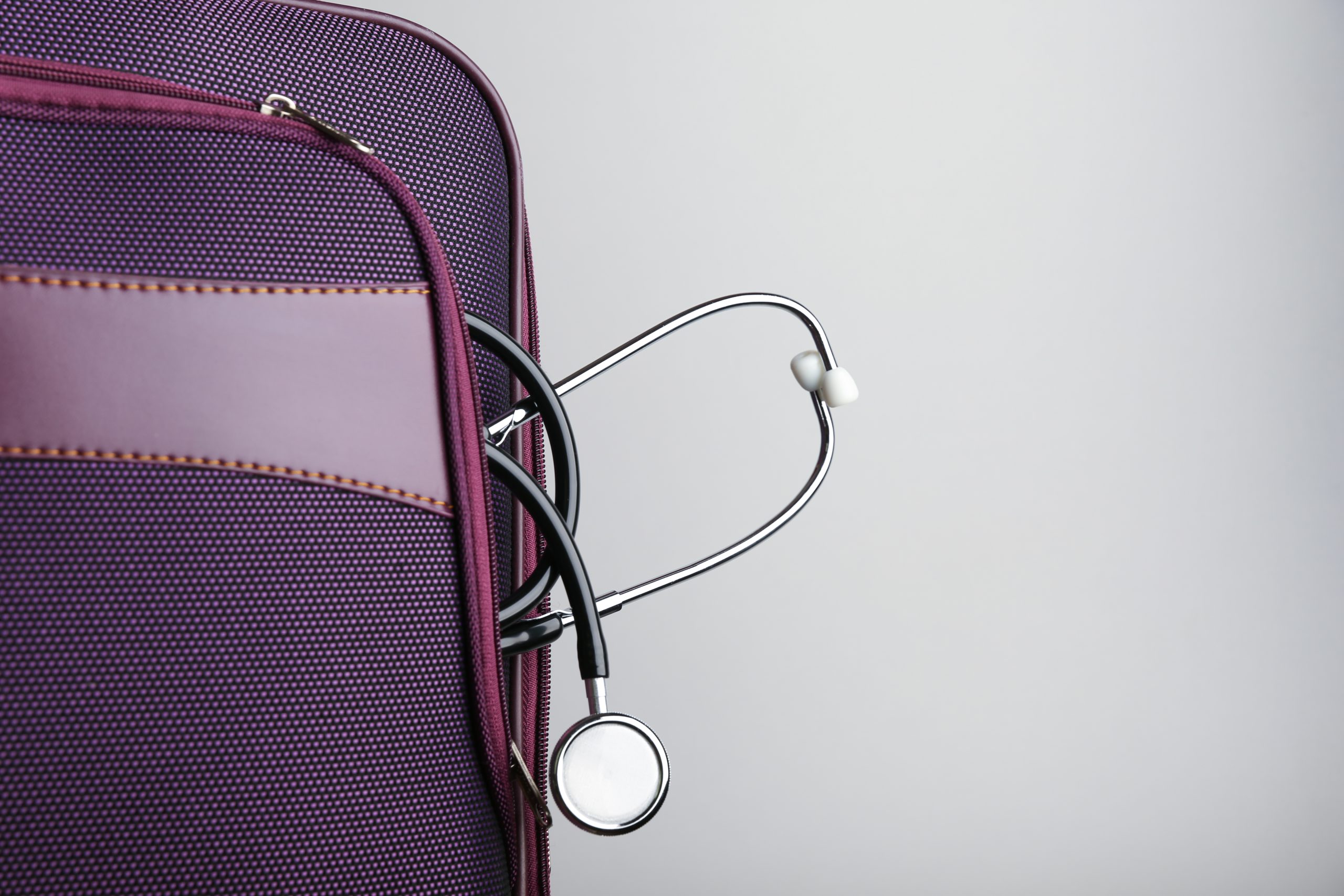 Essential health tips before packing your suitcase to enjoy a worry ...